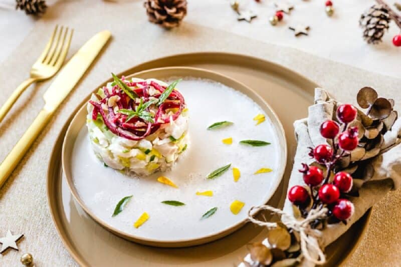 Recette de Tartare de dorade et bar, pickles de betterave, pomme ...