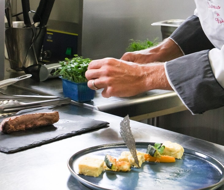 Recette d'Onglet de veau, miel, polenta au chèvre courgettes parmesan ...