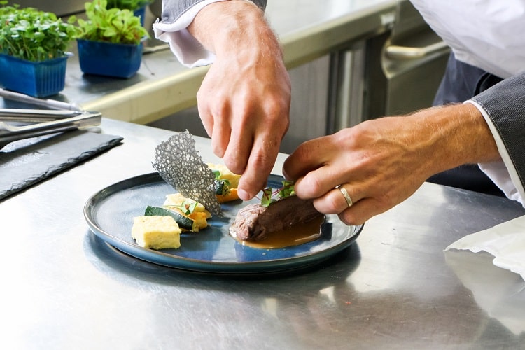 Recette d'Onglet de veau, miel, polenta au chèvre courgettes parmesan ...